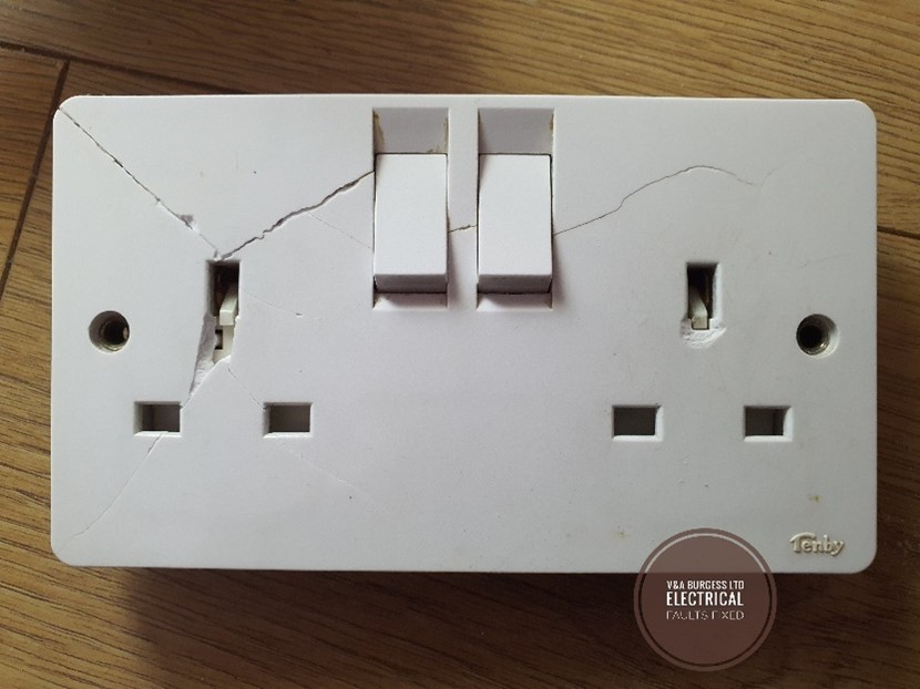 Electrical Plug Socket is Stiff or Tight, How to Fix | Electrical Faults Fixed